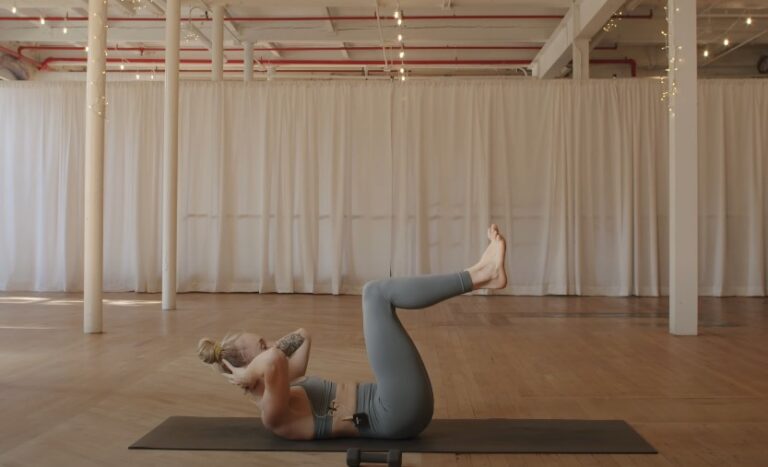 A Complete Guide to Yoga Sculpt - Benefits and 5 Signature Moves